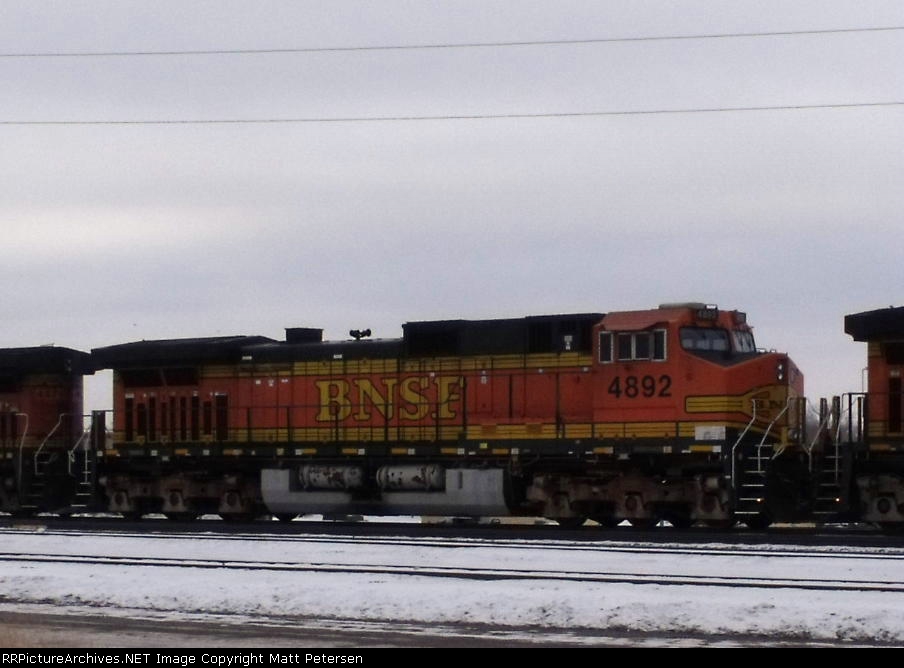 BNSF 4892